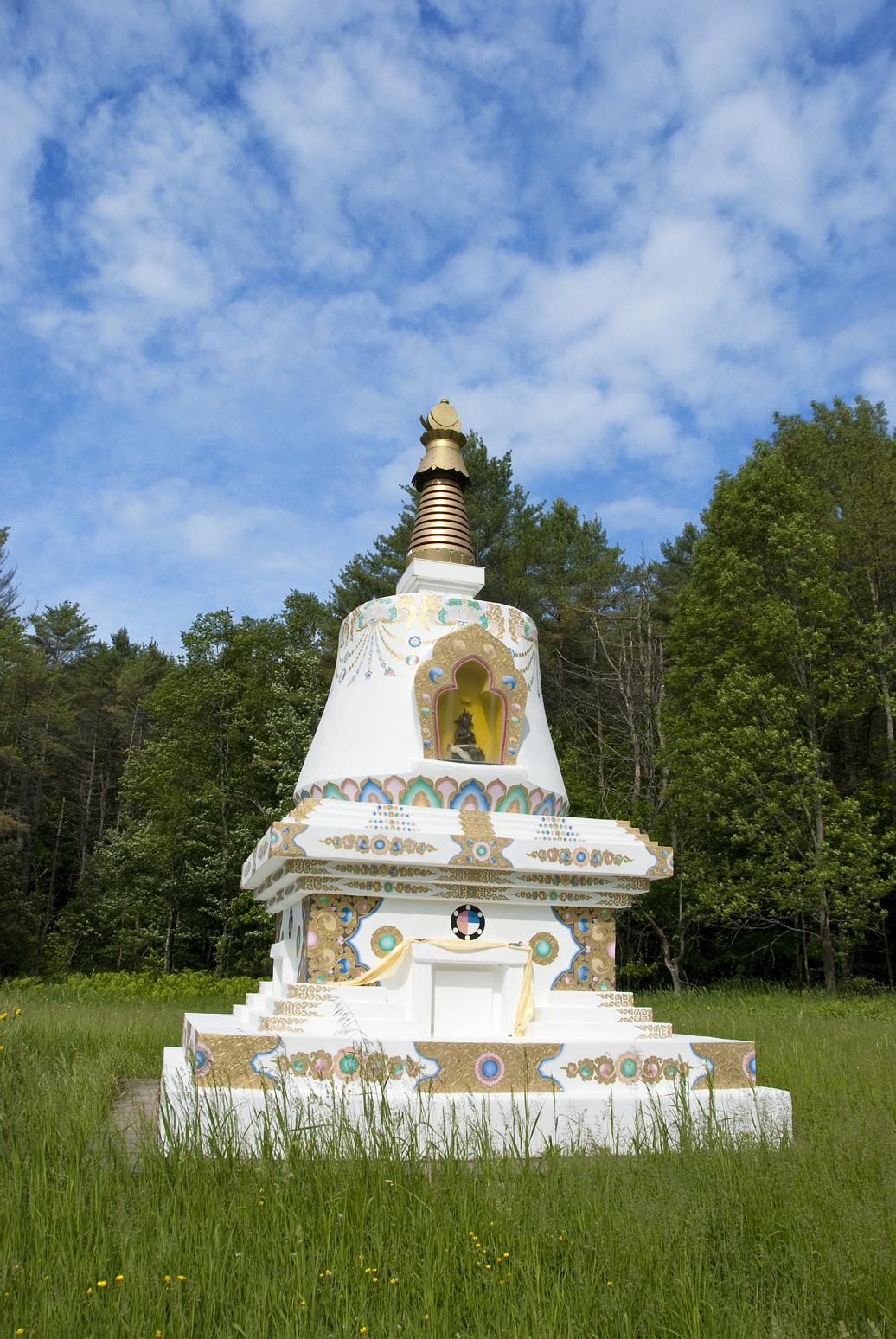 REACHING THE MOON – LEVEKUNST art of life